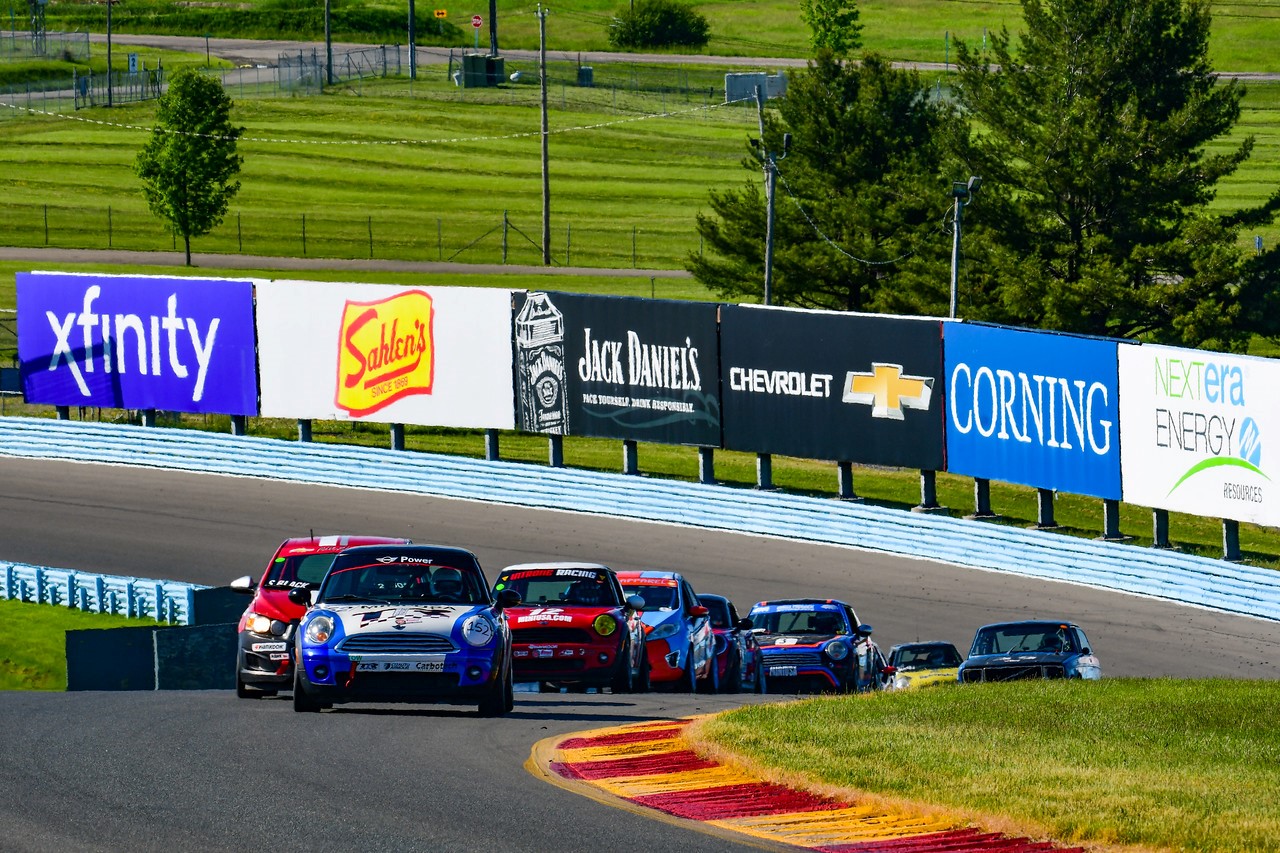 #52 B-Spec MINI Cooper – Toybox Racing